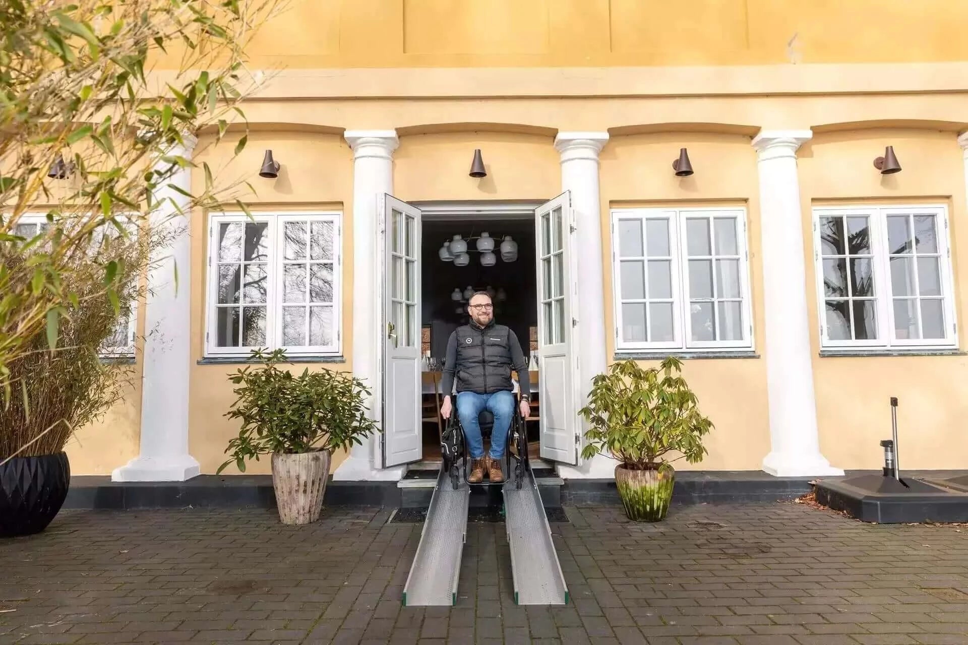 Stepless Folding Telescopic Portable Ramp | Guldmann – Reliable Ramps